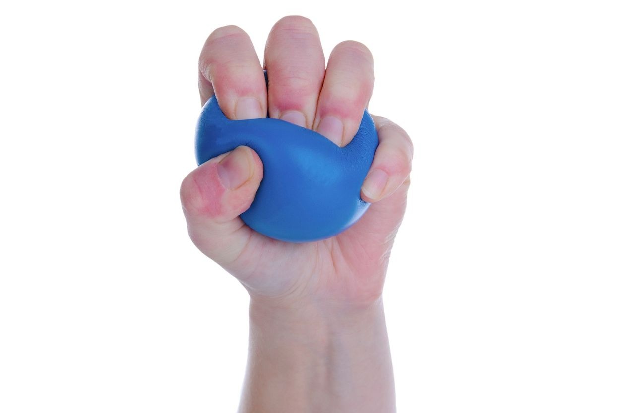 Stress ball: is it as effective as breathing well?